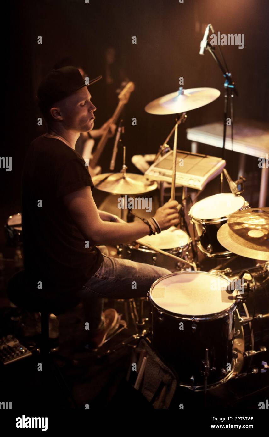 Drummer playing drums hi-res stock photography and images - Alamy