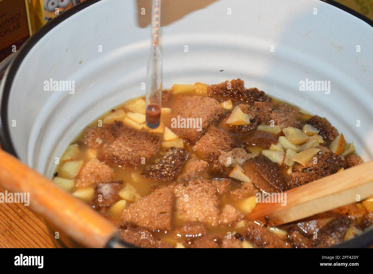 Column still distillation hi-res stock photography and images - Alamy