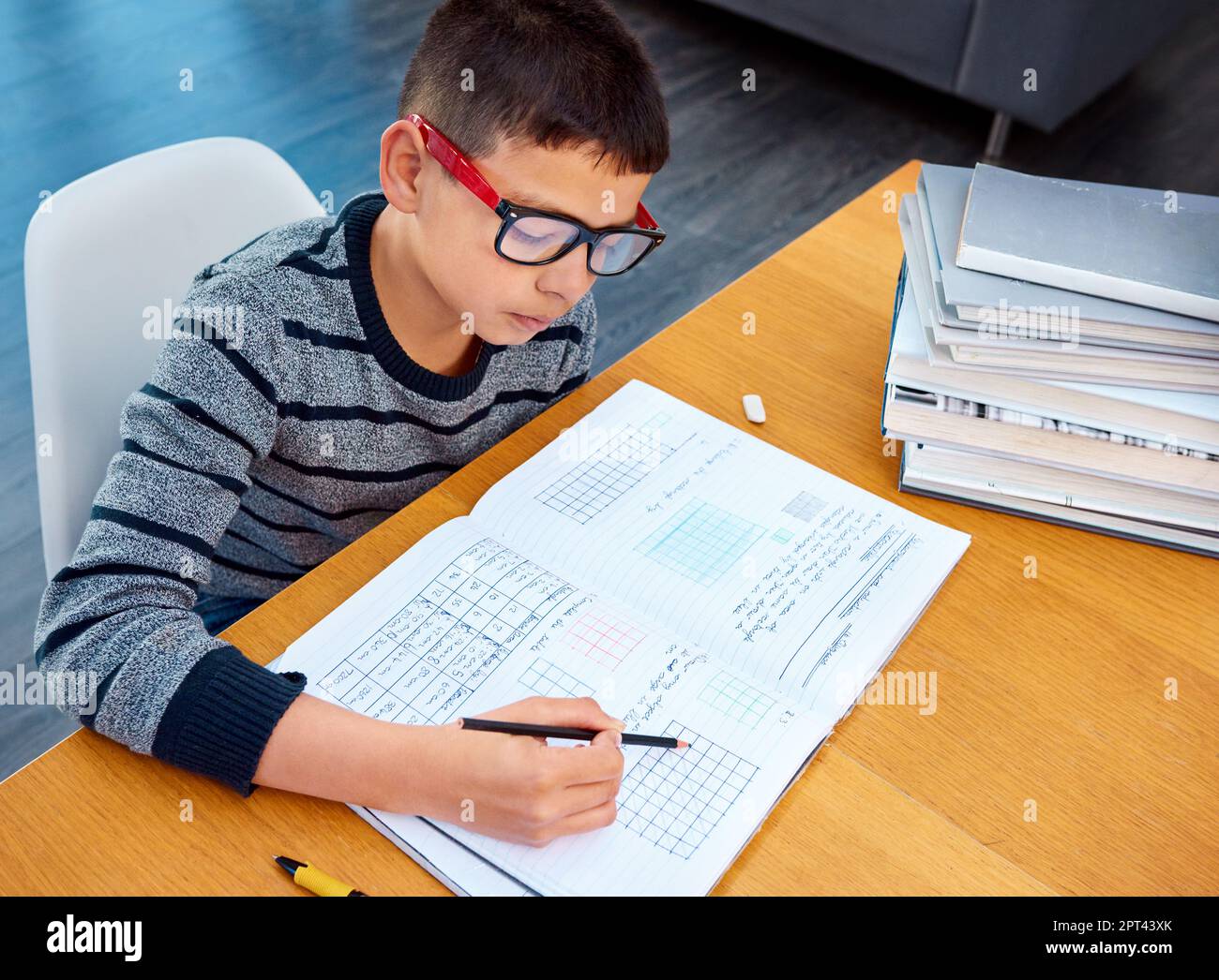 Teens doing homework hi-res stock photography and images - Alamy