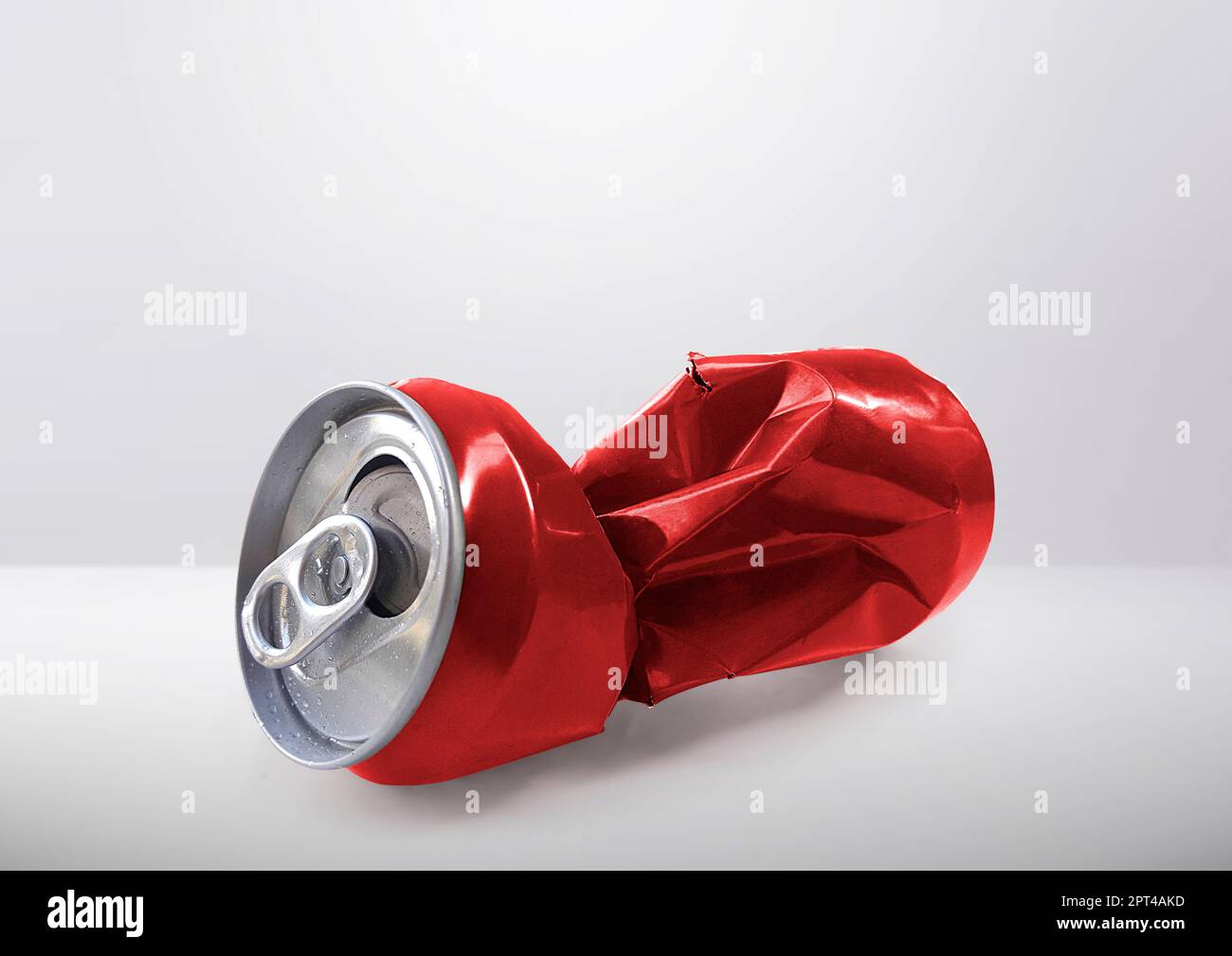 Smashed beer can hi-res stock photography and images - Alamy