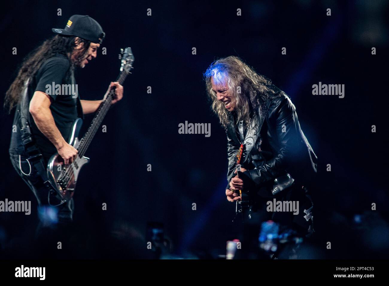 Robert trujillo bassist hi-res stock photography and images - Alamy