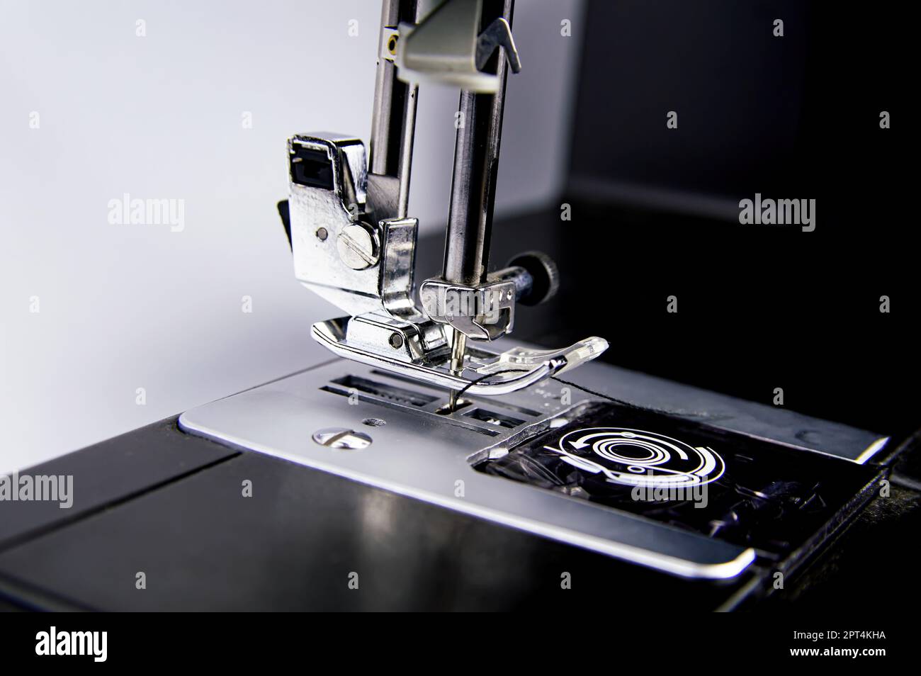 Moving mechanism with a sewing machine needle. Needle for thread ...