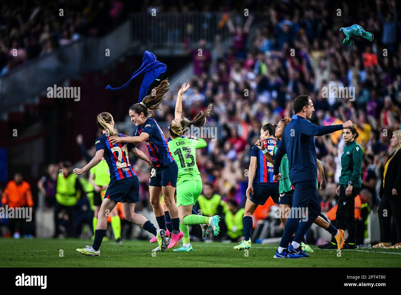 Barcelona, Spain. 27th Apr, 2023. Keira Walsh (FC Barcelona Fem), Nuria ...