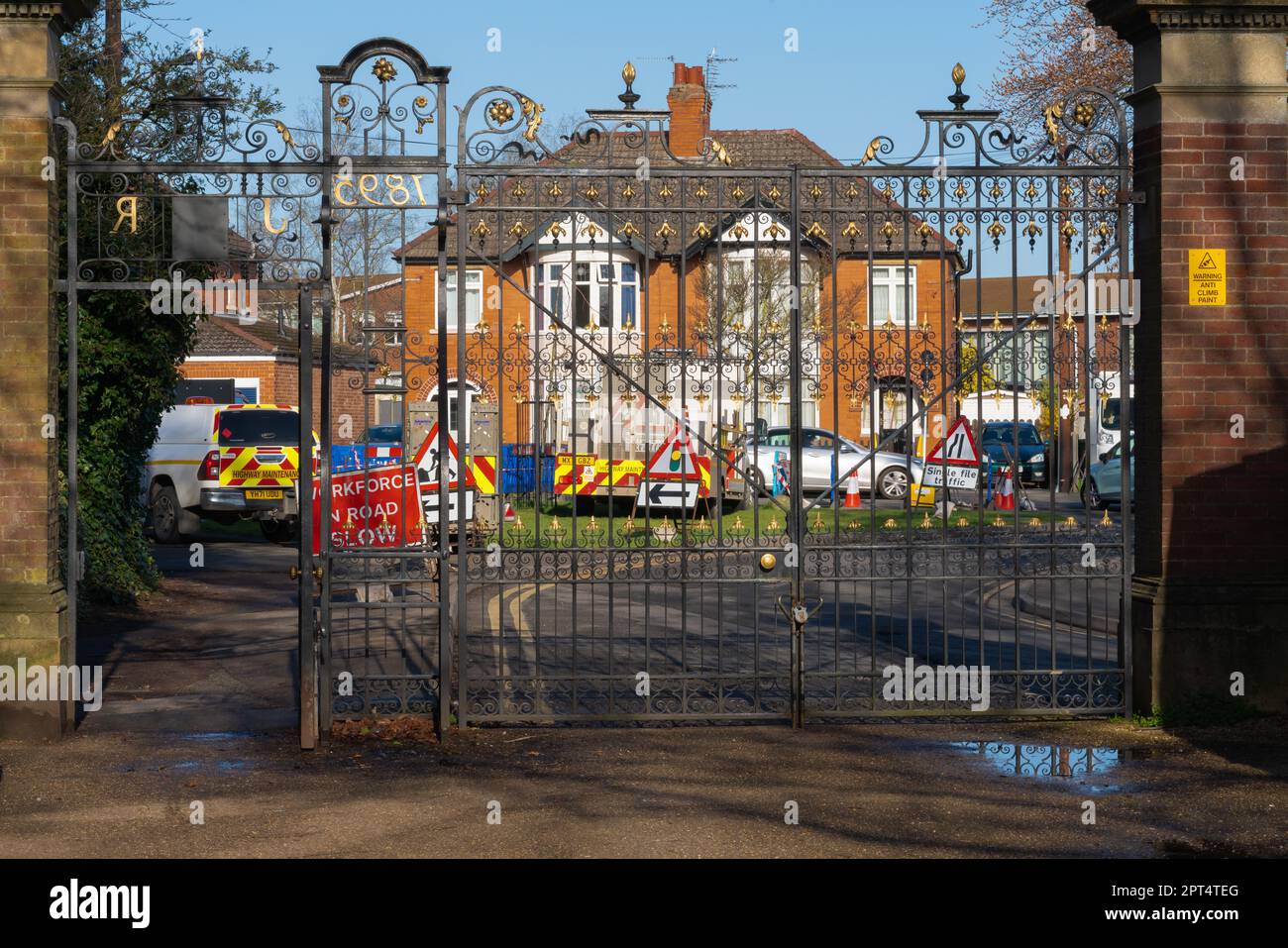 Any gates iron works hi-res stock photography and images - Alamy