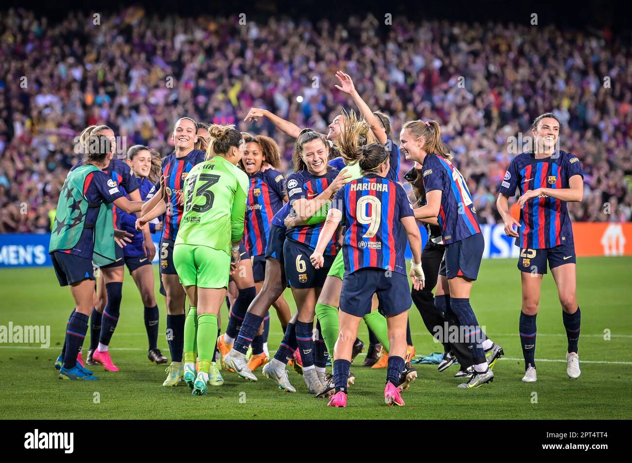 Vicky Lopez (FC Barcelona Fem), Bruna Vilamala (FC Barcelona Fem ...