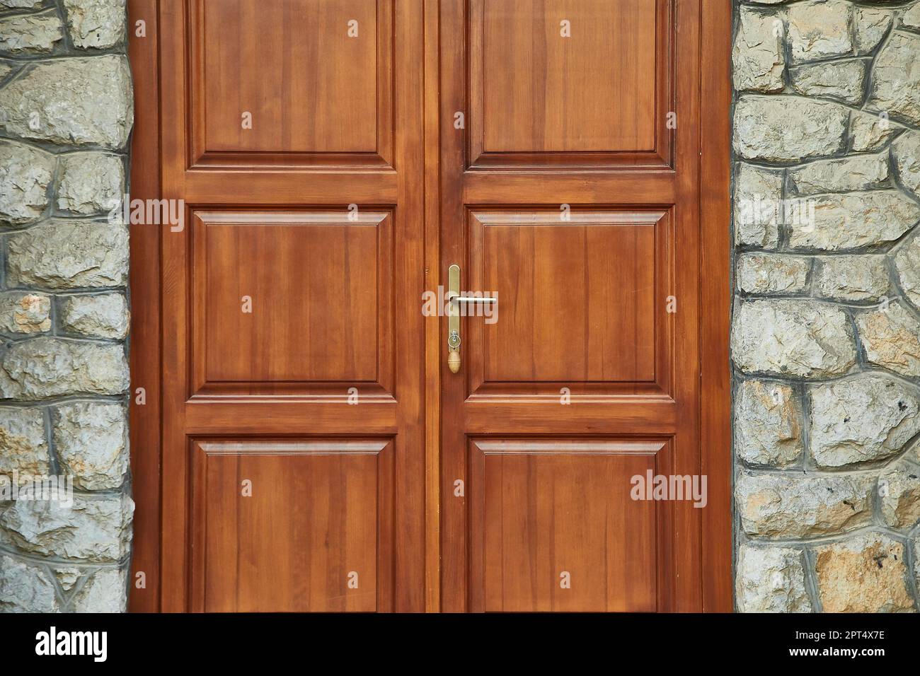 Front door open, sunny weather outside Stock Photo - Alamy