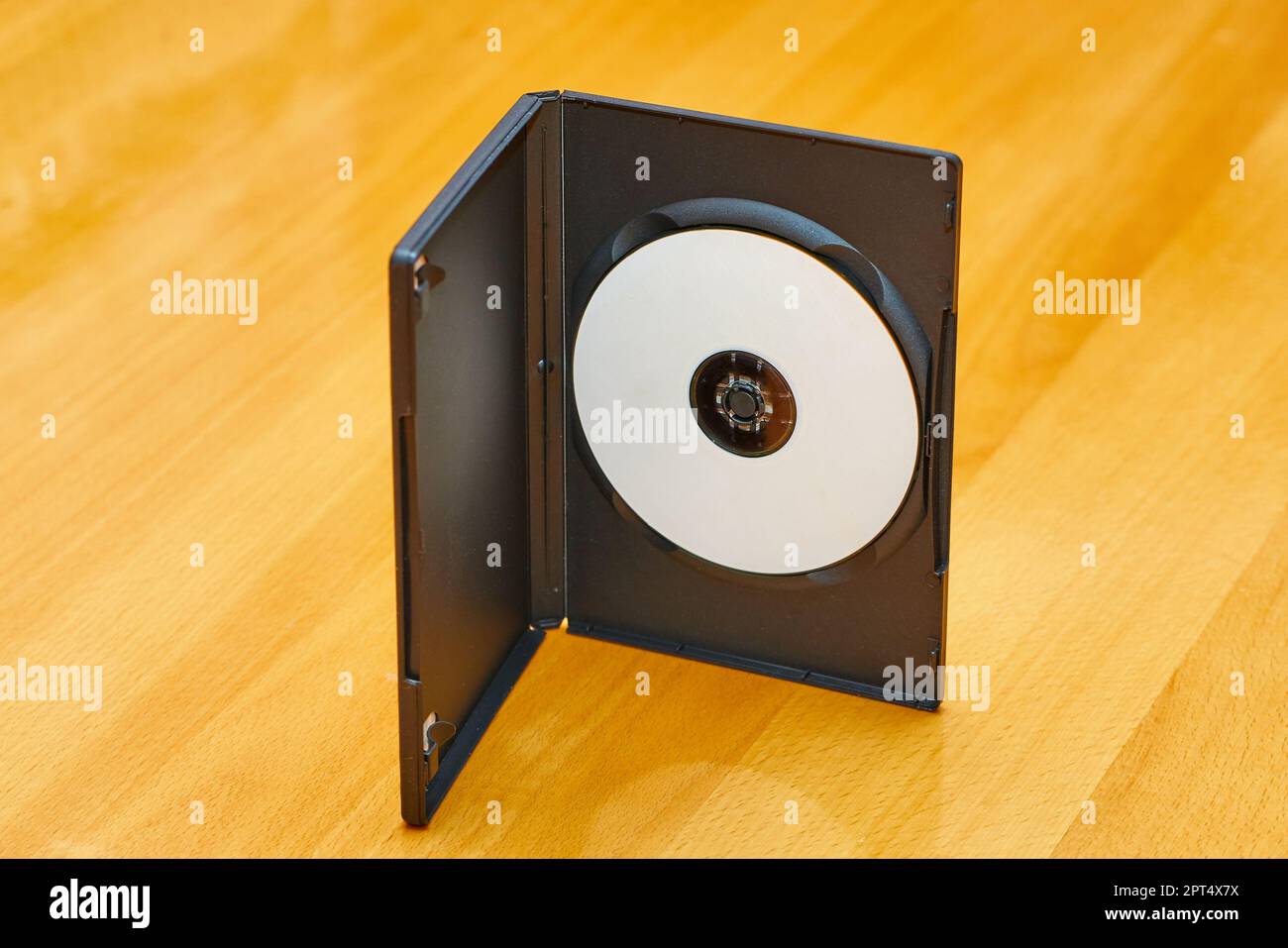 Blank DVD in plastic case Stock Photo - Alamy