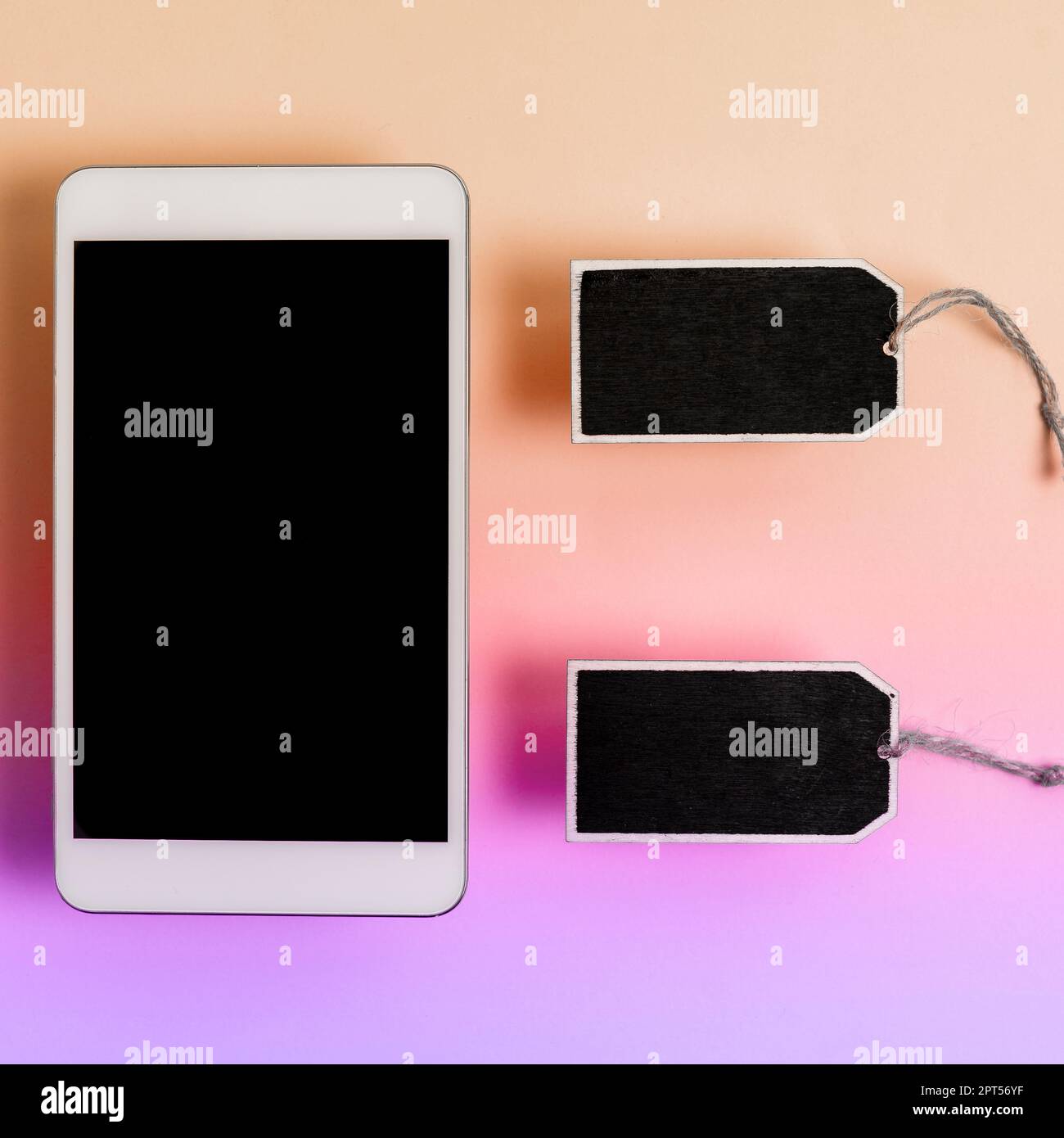 Mobile Phone Screen With Important Message On Desk Stock Photo - Alamy