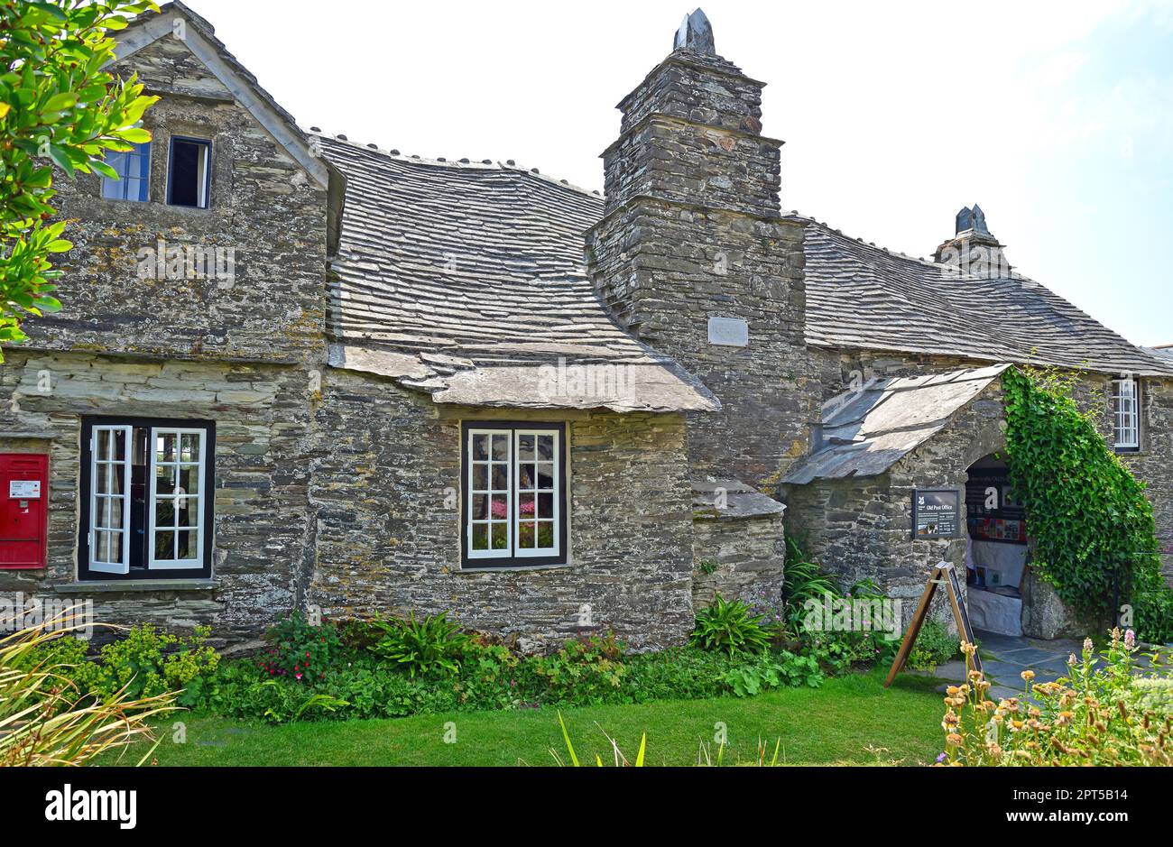 14th century Tintagel Old Post Office, Fore Street, Tintagel, Cornwall ...