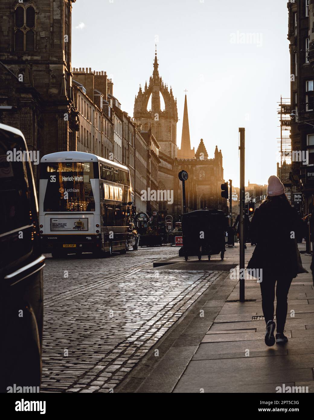 Golden hour light in the city of Edinburgh Stock Photo - Alamy