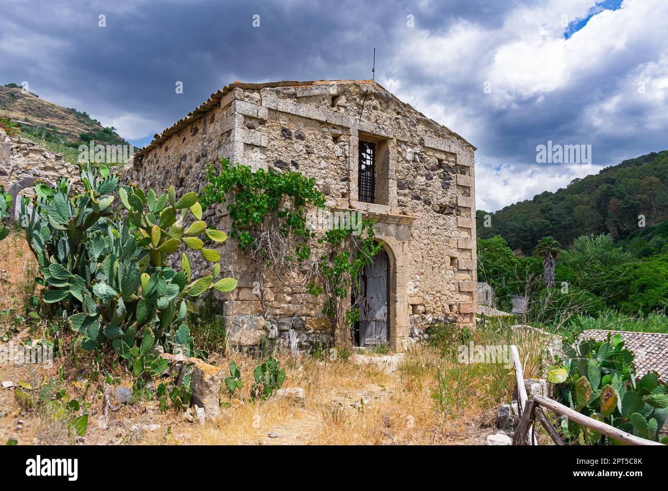 Abandoned village buildings Stock Photo - Alamy