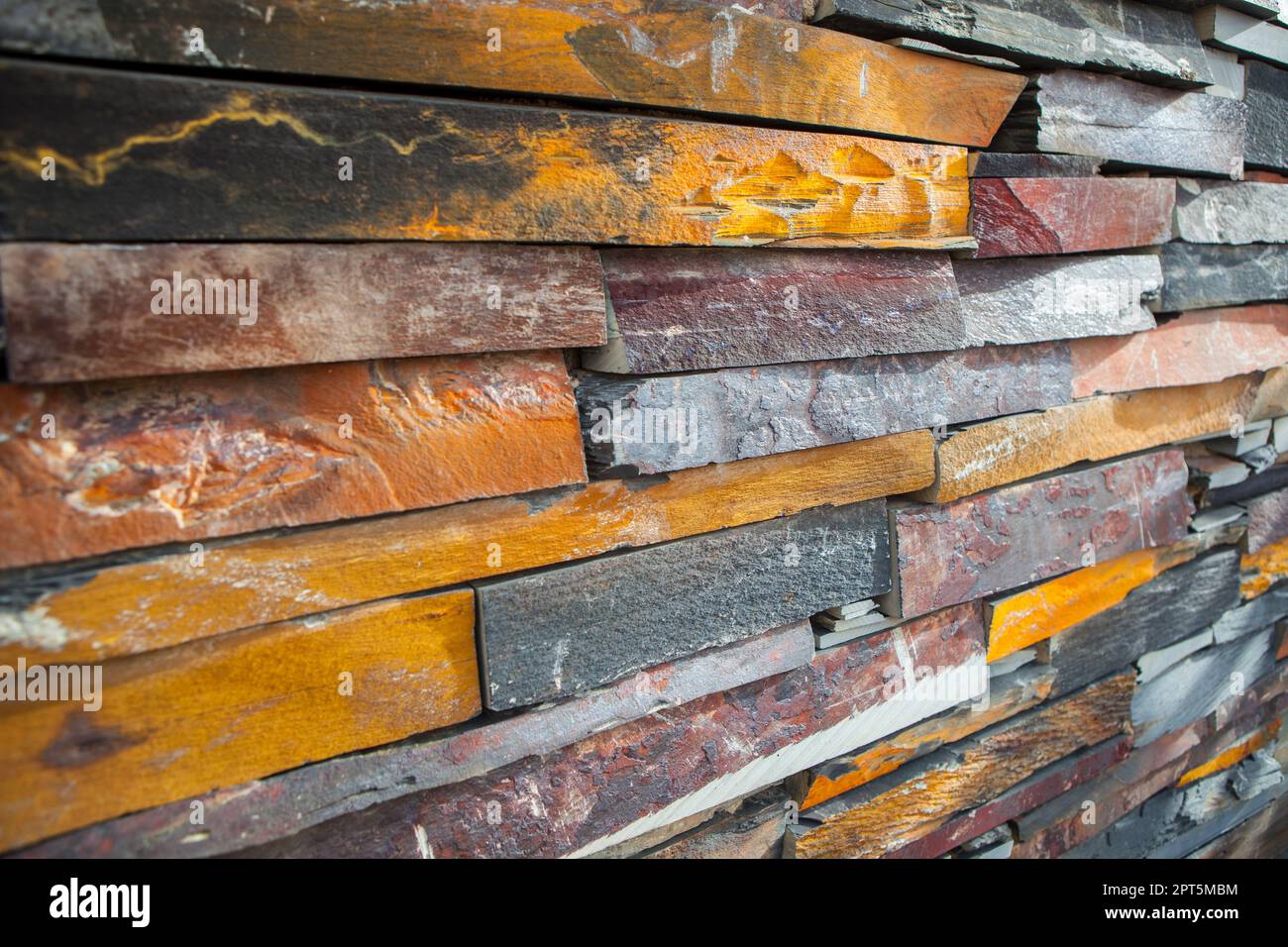Natural colorful rust slate wall. Thick Slabs Stock Photo - Alamy