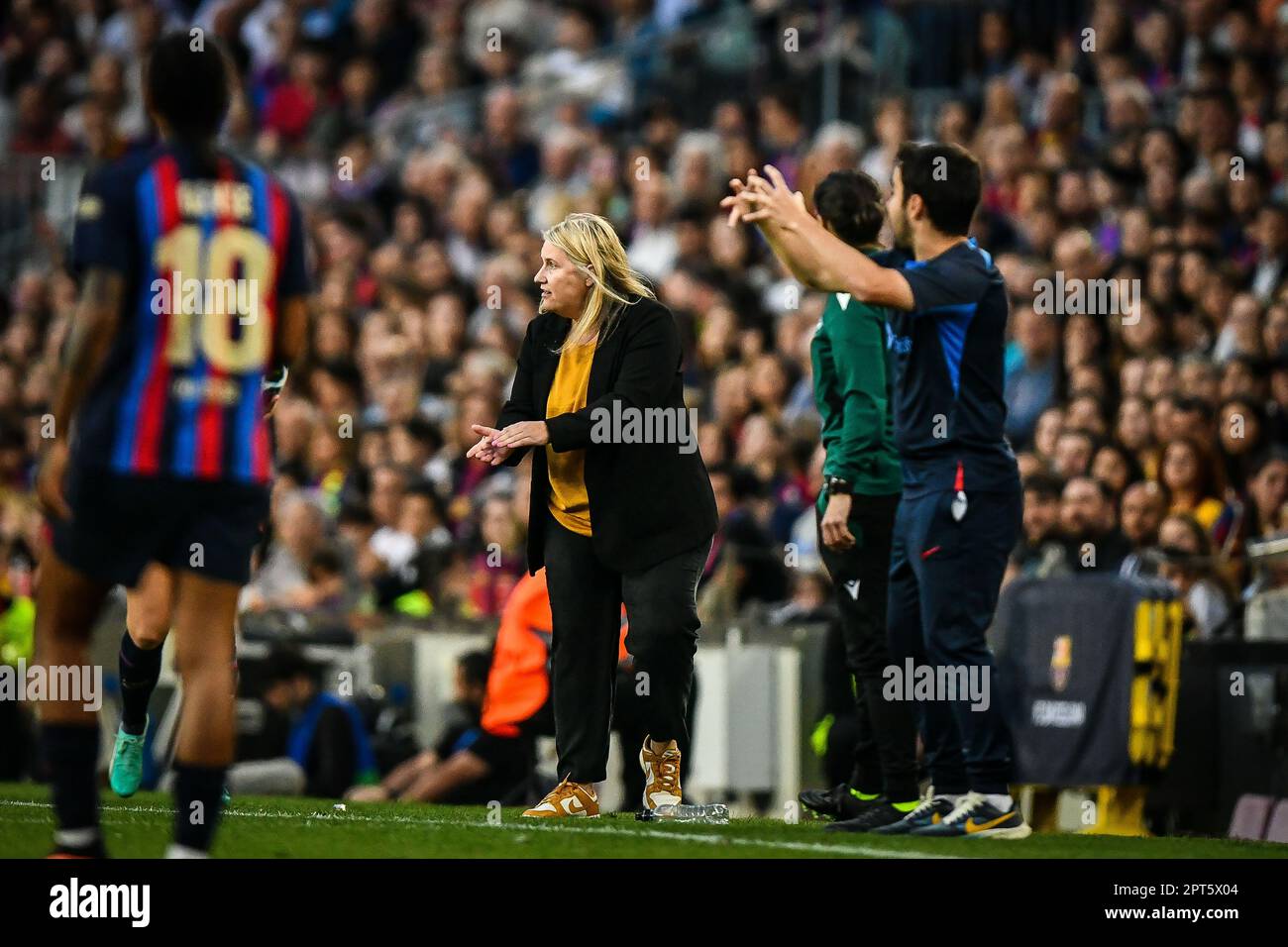 Barcelona, Spain. 27th Apr, 2023. Head Coach Emma Hayes (Chelsea FC ...