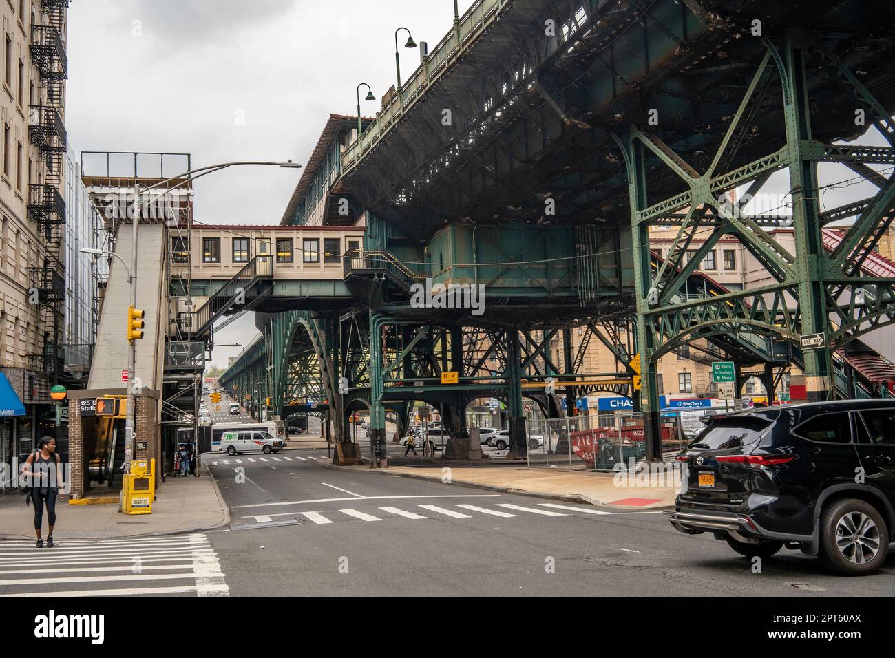 125th street IRT subway viaduct and elevated subway station in the New ...