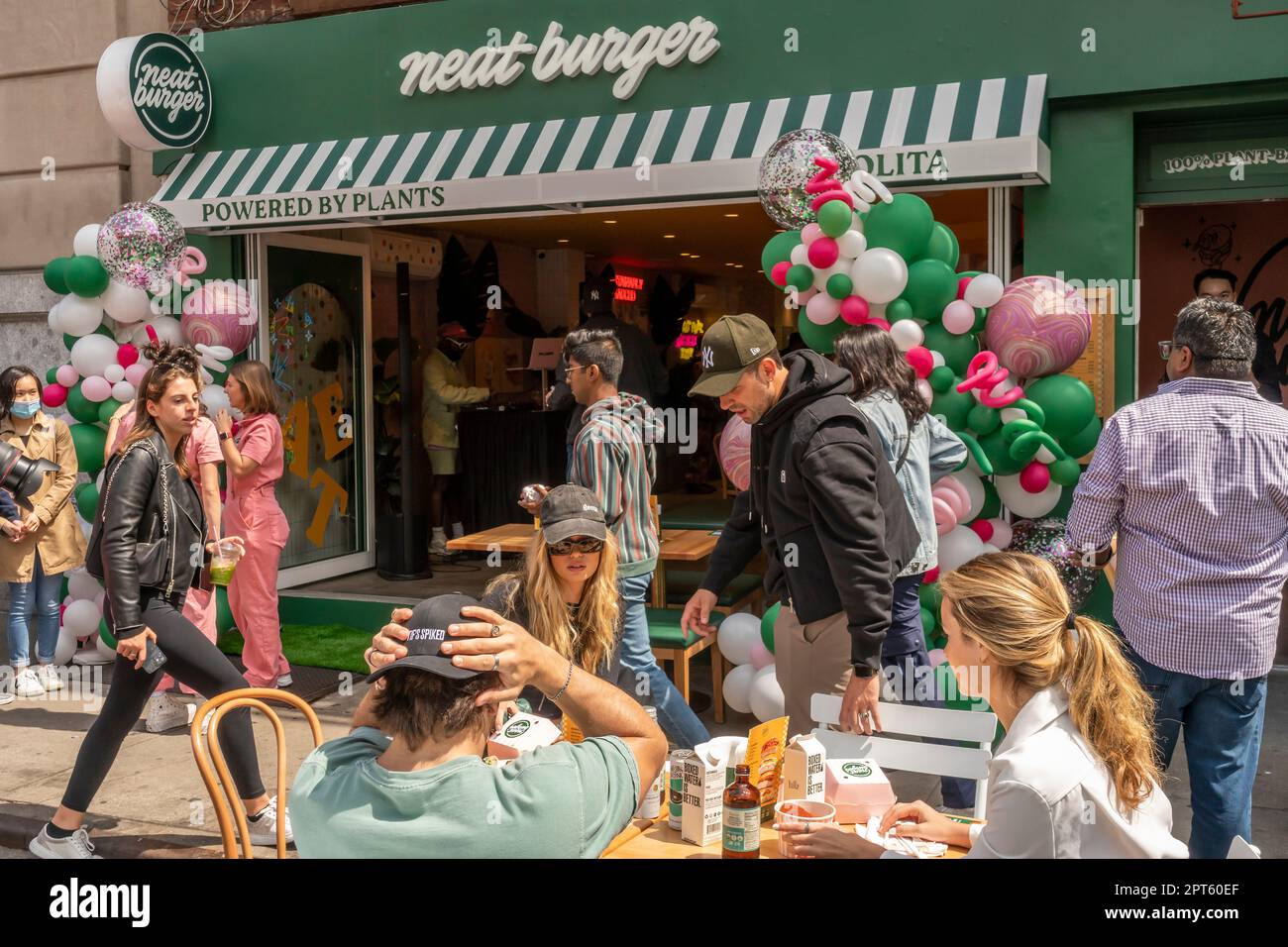 Dubai vegan restaurant hi-res stock photography and images - Alamy