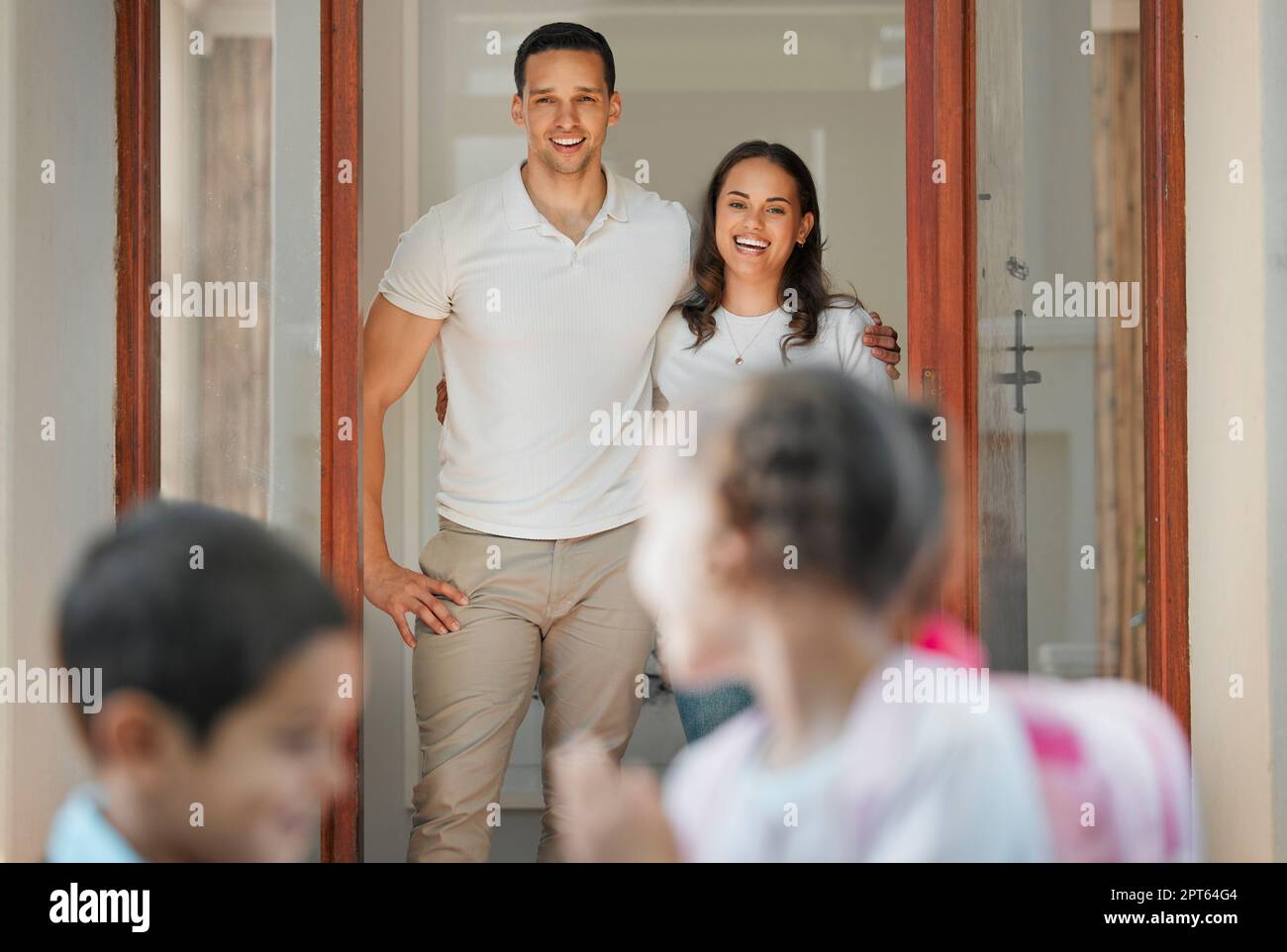 Kid parents door hi-res stock photography and images - Alamy