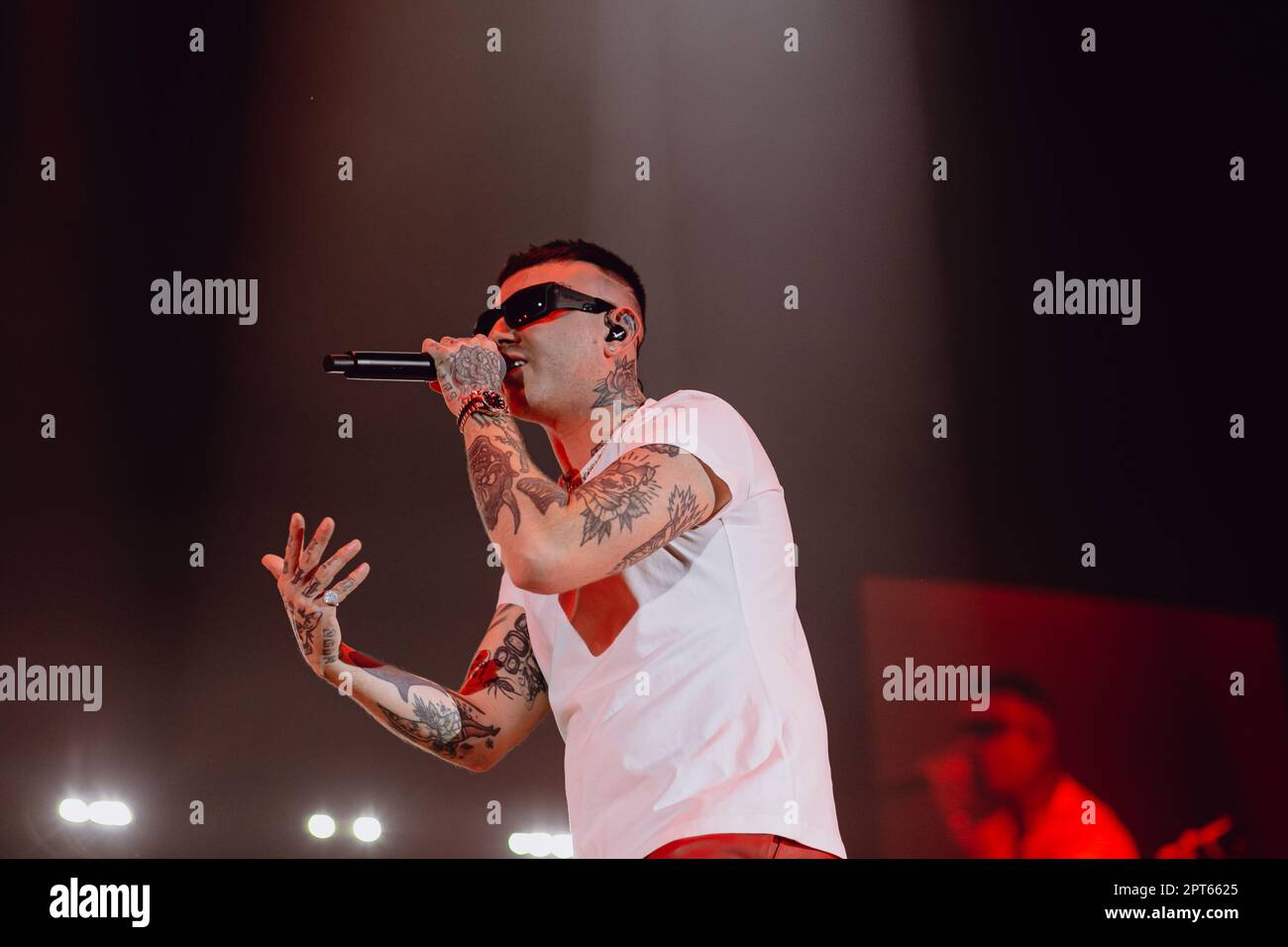 Lazza rapperc italiano hi-res stock photography and images - Alamy