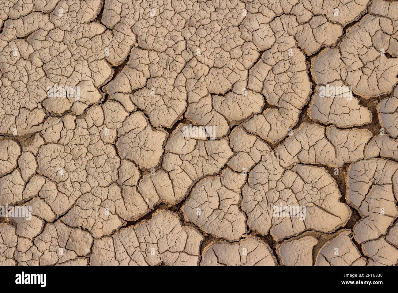 Crumbling clay hi-res stock photography and images - Alamy