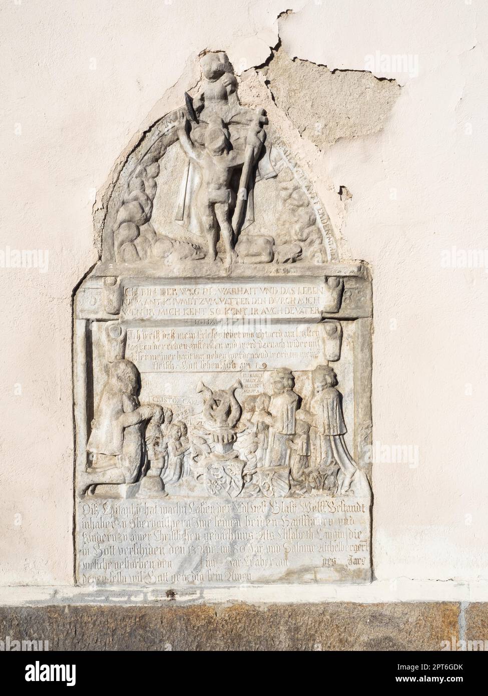 Medieval gravestone on exterior hi-res stock photography and images - Alamy