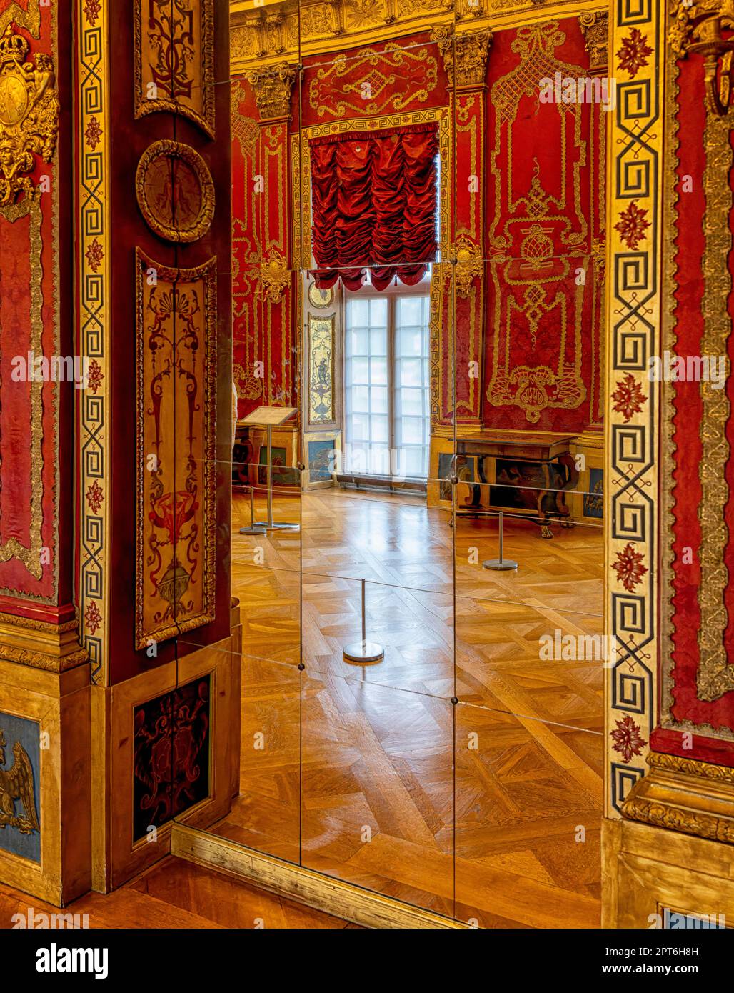 Flat of Sophie Charlotte, red damask chamber, old palace ...