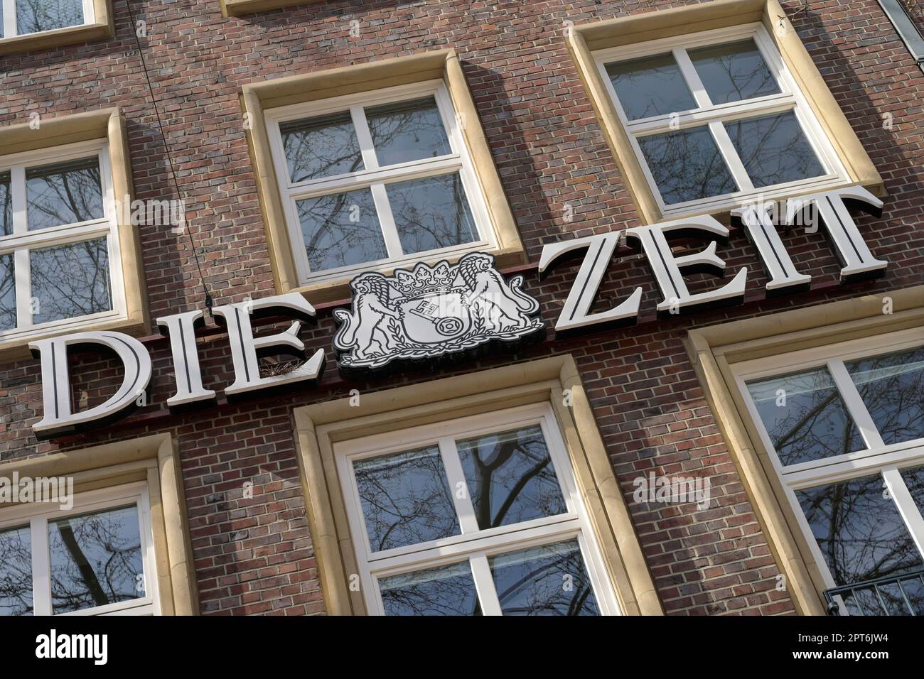 Die Zeit, Helmut Schmidt House, Speersort, Hamburg, Germany Stock Photo ...