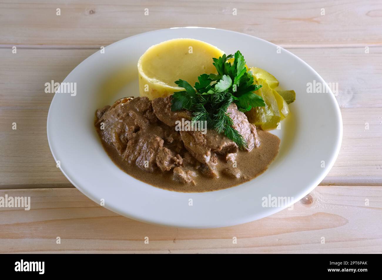 Roasted liver with sauce and mashed potato Stock Photo - Alamy