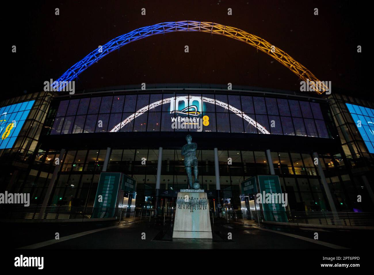 Wembley stadium night view hi-res stock photography and images - Alamy