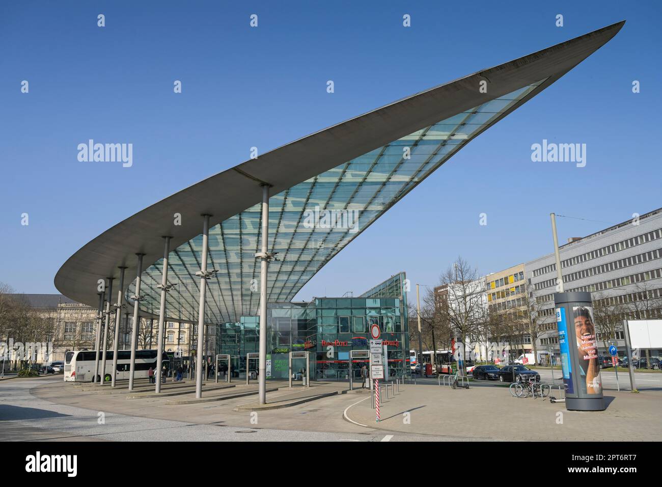 Zentraler Omnibusbahnhof ZOB, Adenauerallee, Hamburg, Germany Stock ...