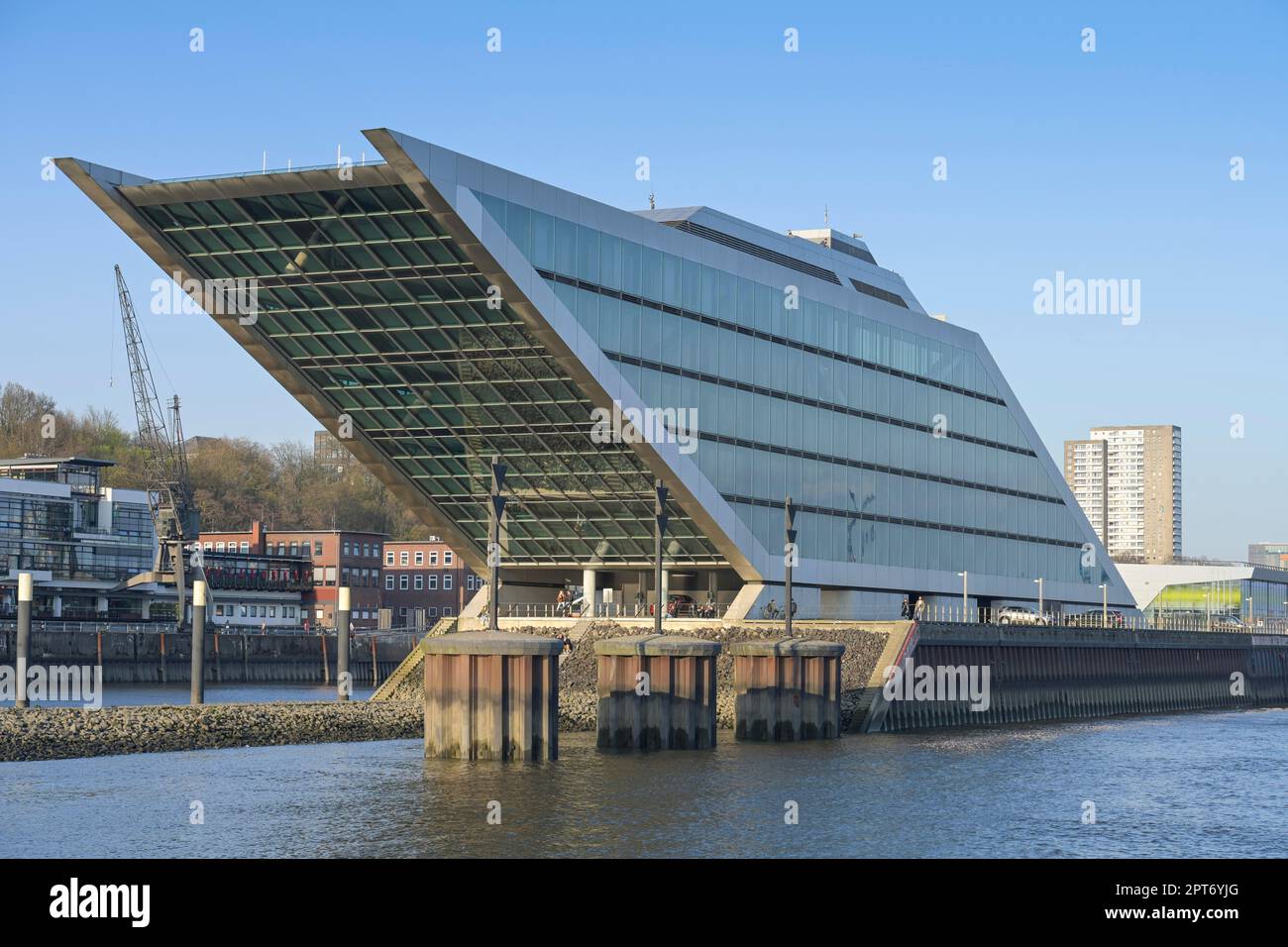 Commercial dockland hi-res stock photography and images - Alamy