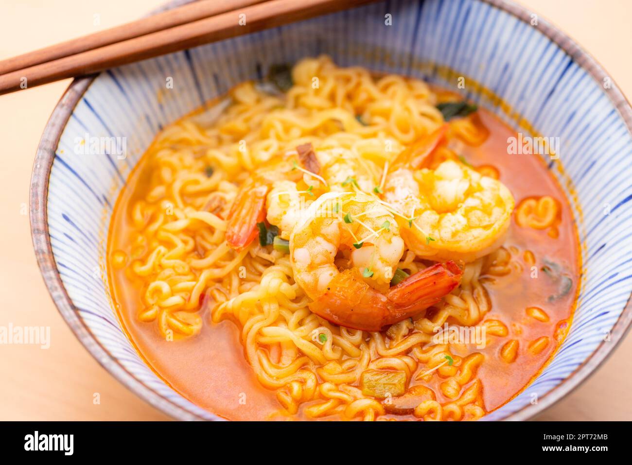 Instant noodle soup with shrimp Stock Photo - Alamy