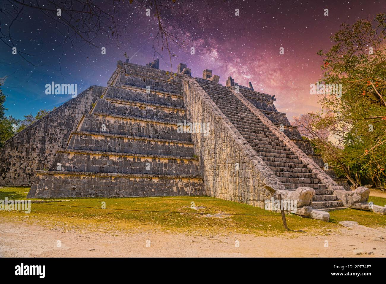 Ruins of El Osario pyramid, Chichen Itza, Yucatan, Mexico, Maya ...