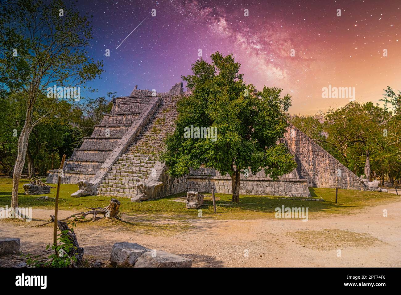 Ruins of El Osario pyramid, Chichen Itza, Yucatan, Mexico, Maya ...