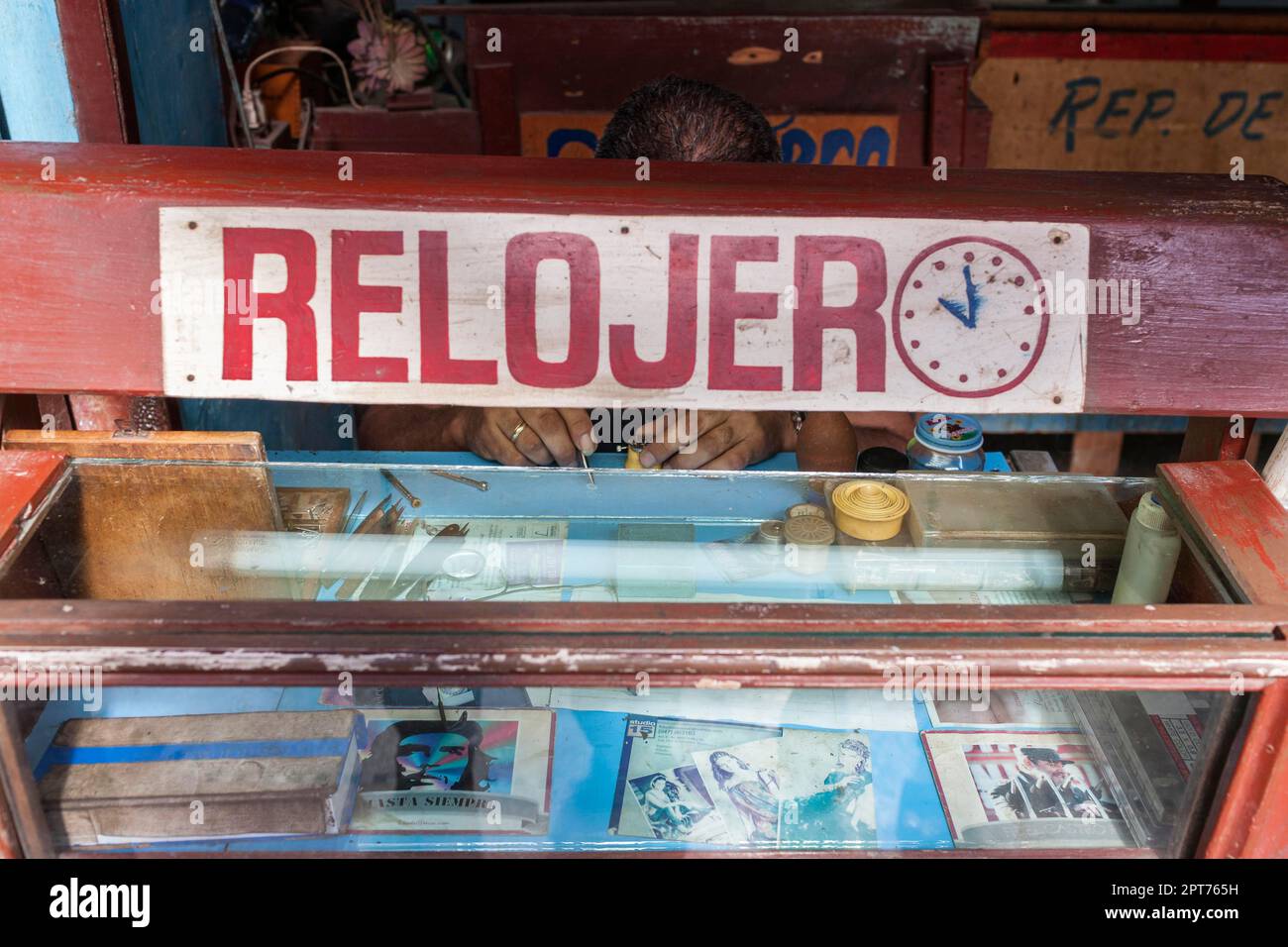 Repair cuban hi-res stock photography and images - Alamy