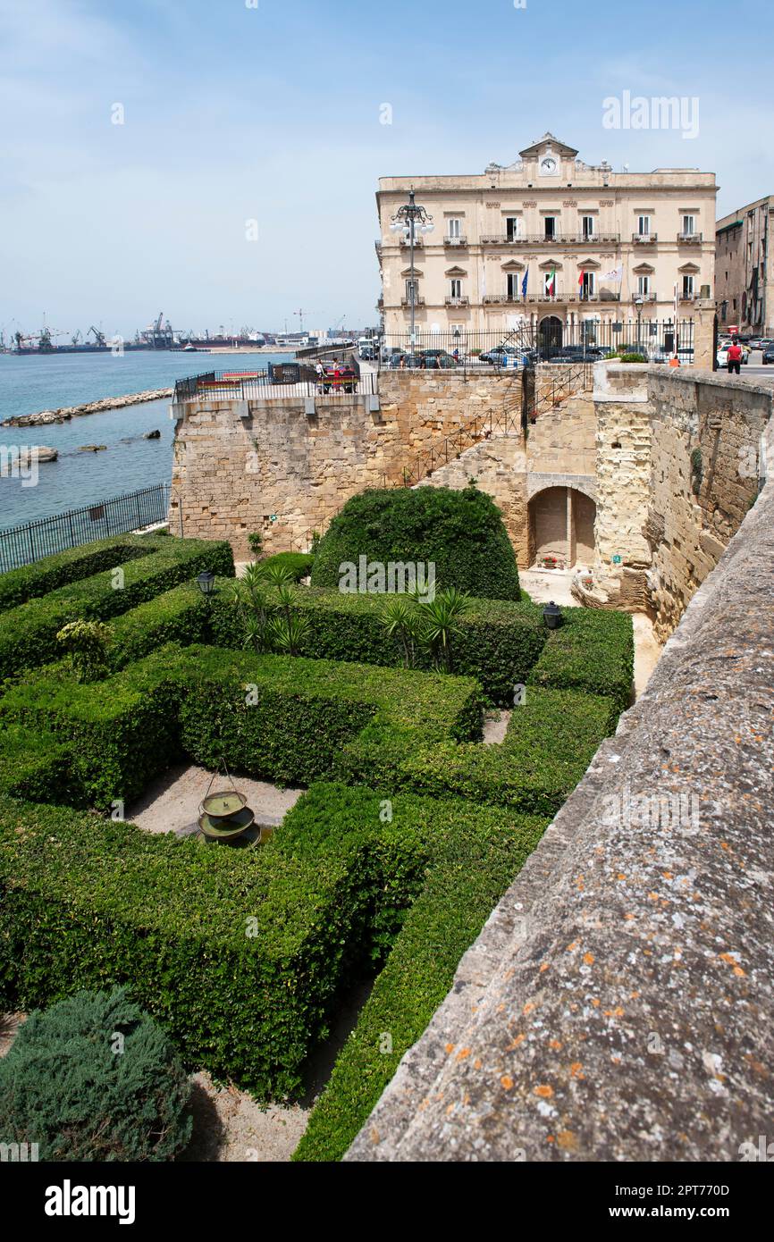 Castello castello castello castello antico hi-res stock photography and ...