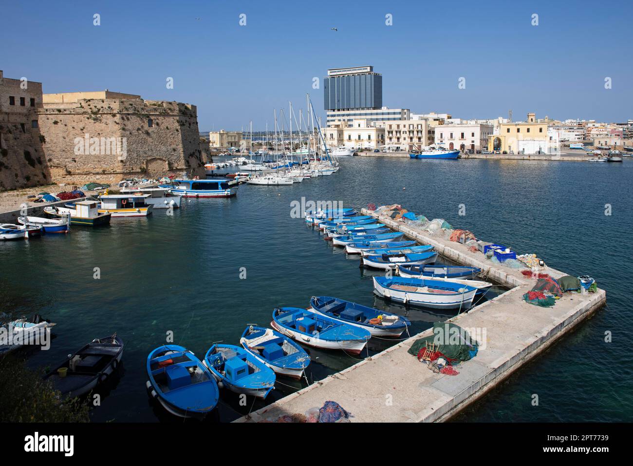 Castello Angioino, castle, fishing boats, harbour, Gallipoli, province ...