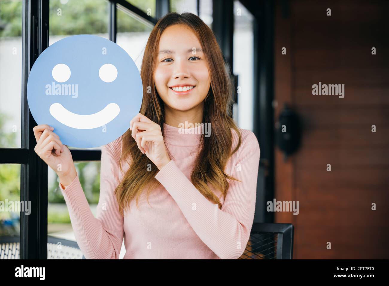 Smiling cartoon emoji emoticon smiley hi-res stock photography and ...