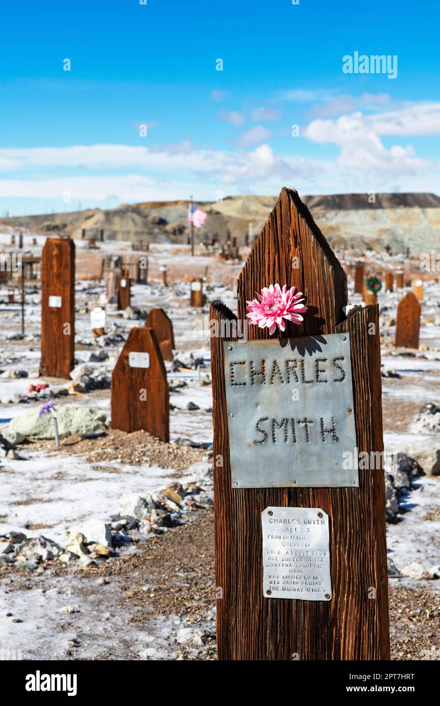 Grave of Charles Smith, view over the historic cemetery, Tonopah ...