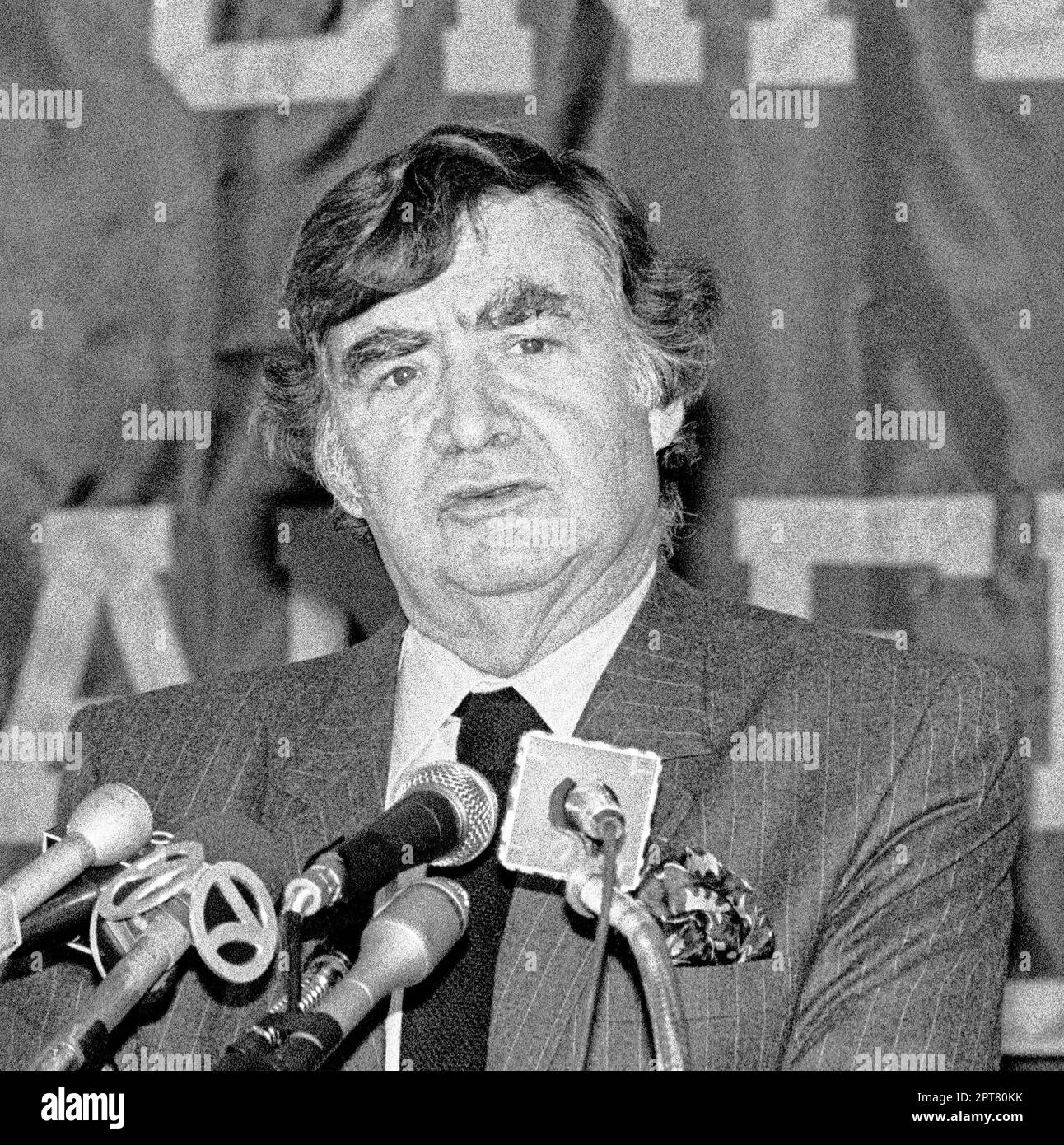 Pierre Salinger speaking in San Francisco in 1982 Stock Photo - Alamy