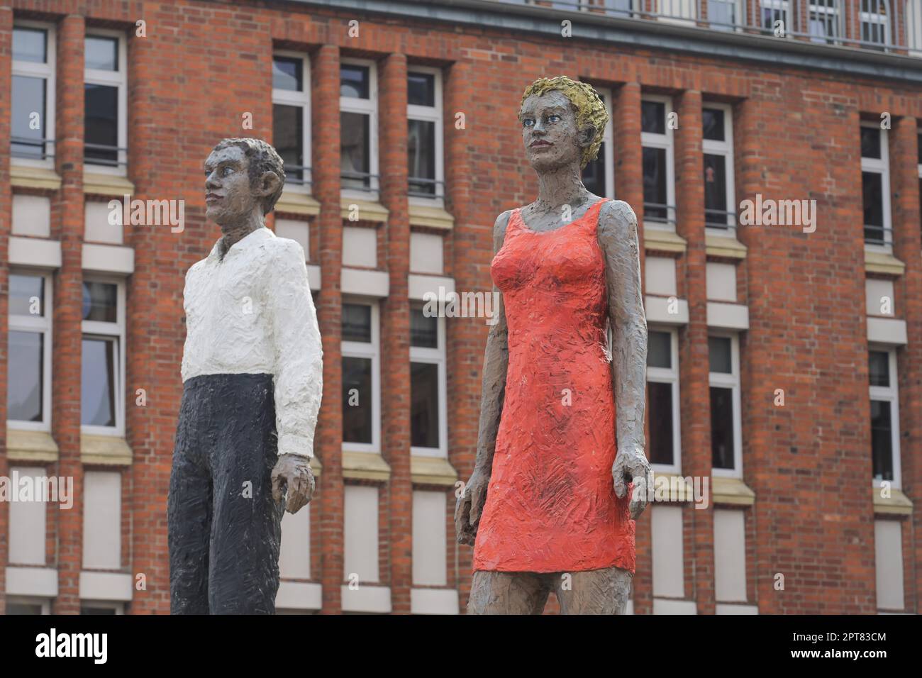 Art by Stephan Balkenhol, Central Library, Huehnerposten, Hamburg ...