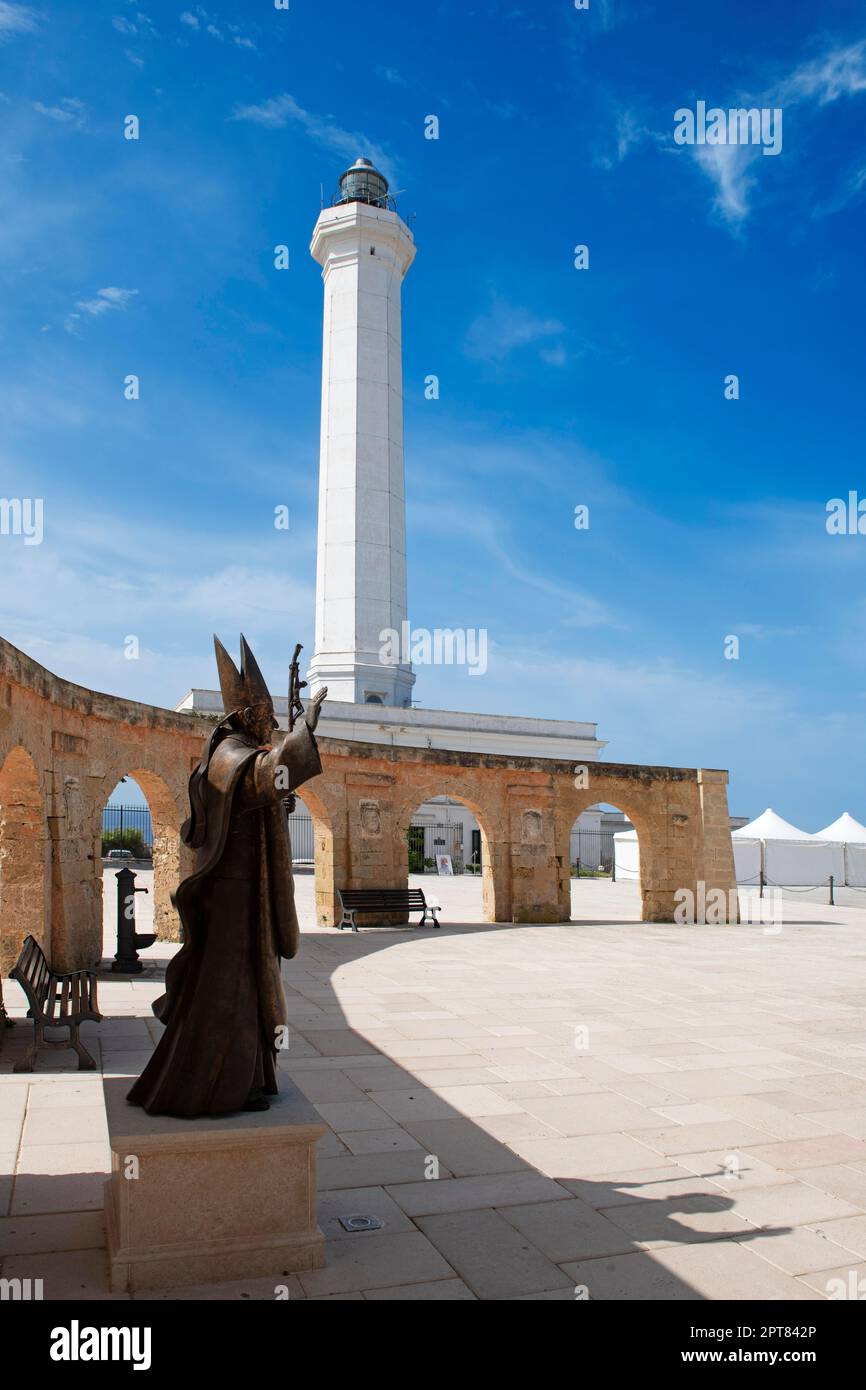 Pope's bronze, John-Paul II, lighthouse in front of the pilgrimage ...