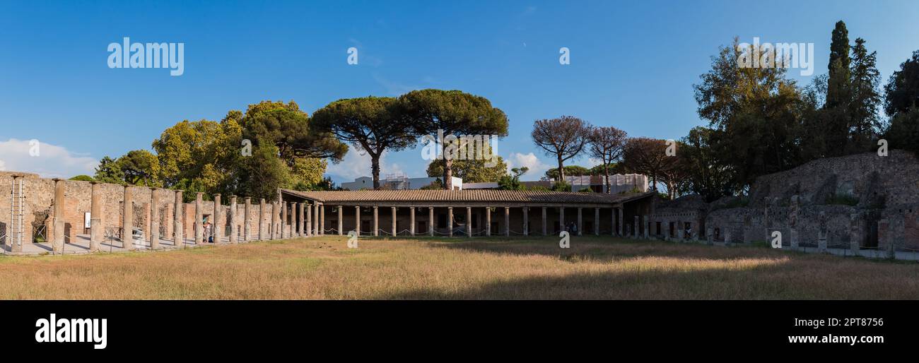 Barracks pompeii hi-res stock photography and images - Alamy