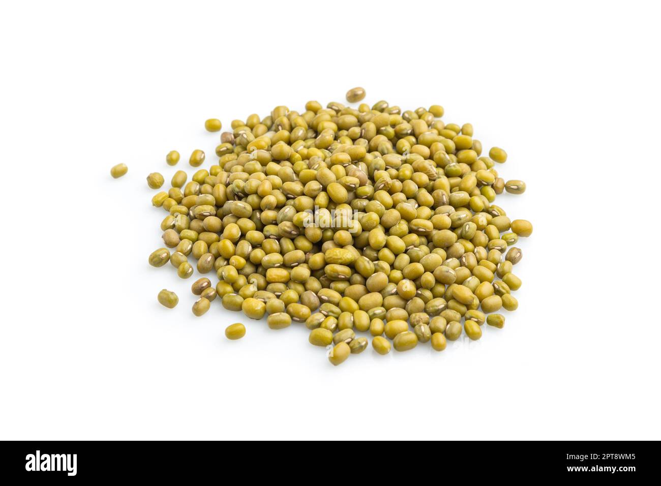 Pile of raw green mung bean isolated on white background. Side view ...
