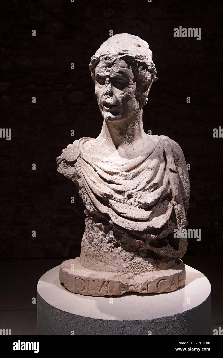Bust of the Hohenstaufen Emperor Frederick II, Barletta Castle, Puglia ...