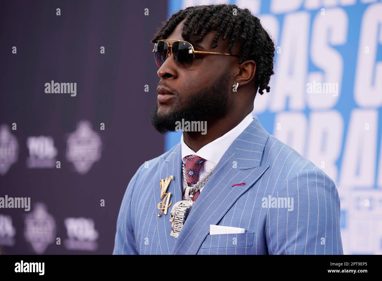 Alabama linebacker Will Anderson Jr. arrives on the red carpet before ...