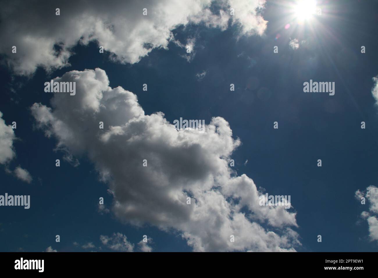 White sun rays hi-res stock photography and images - Alamy
