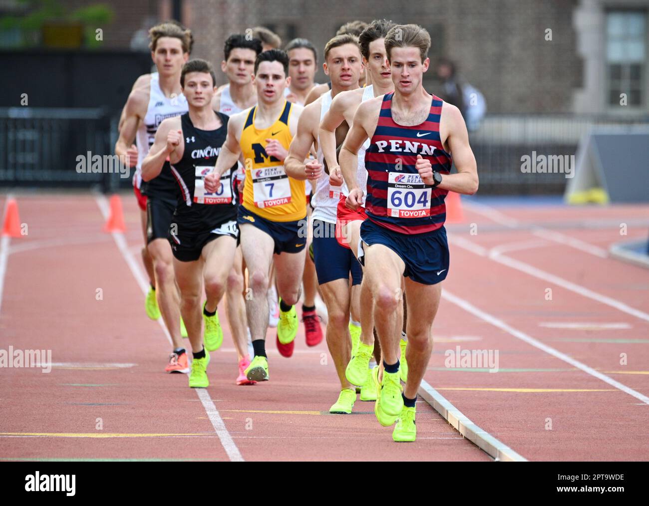 1500m running race hi-res stock photography and images - Alamy