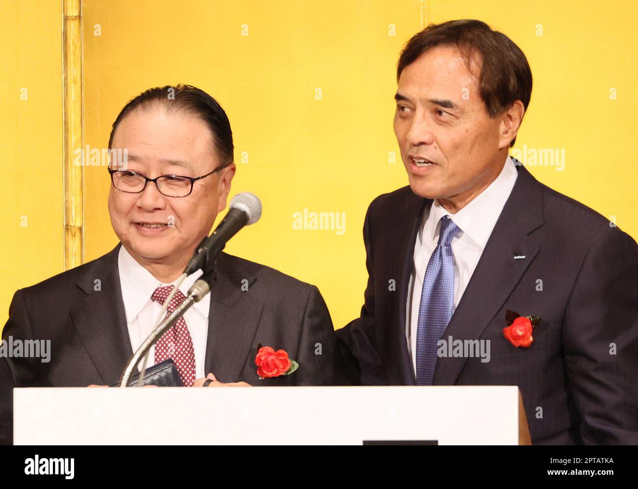 Tokyo, Japan. 27th Apr, 2023. Takeshi Niinami (R), the new chairman of ...