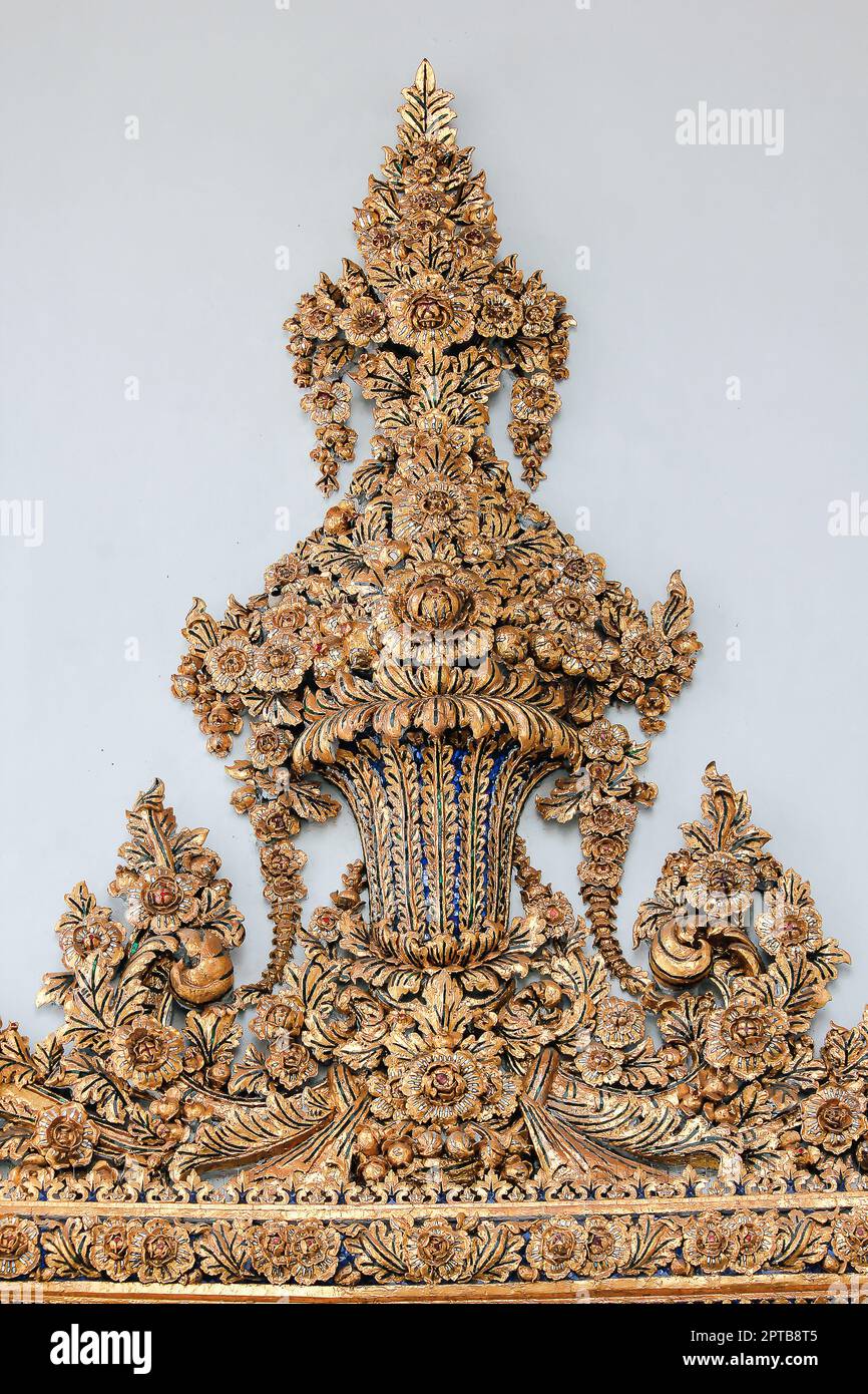 Thai pattern on the ceiling that is unique in the temples of Thailand ...