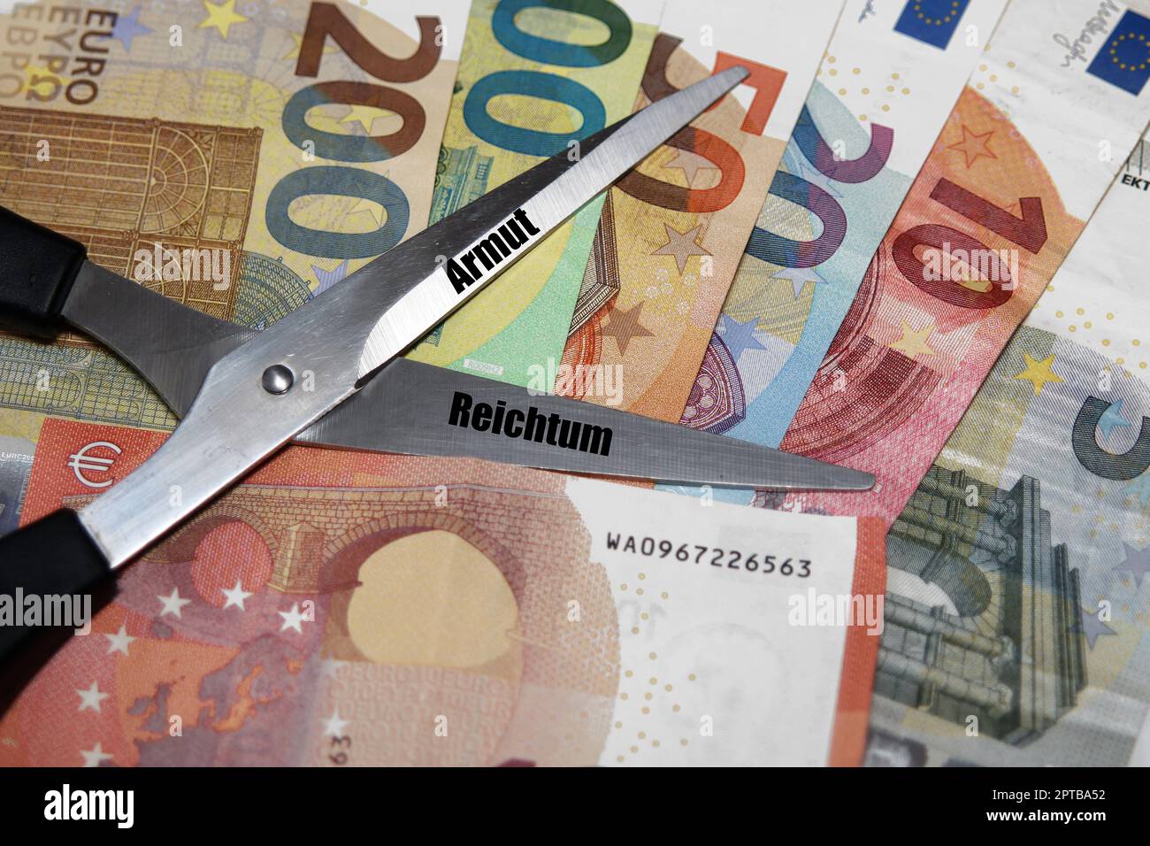 Die Schere zwischen arm und reich Stock Photo - Alamy Die Schere zwischen arm und reich Stock Photo - Alamy