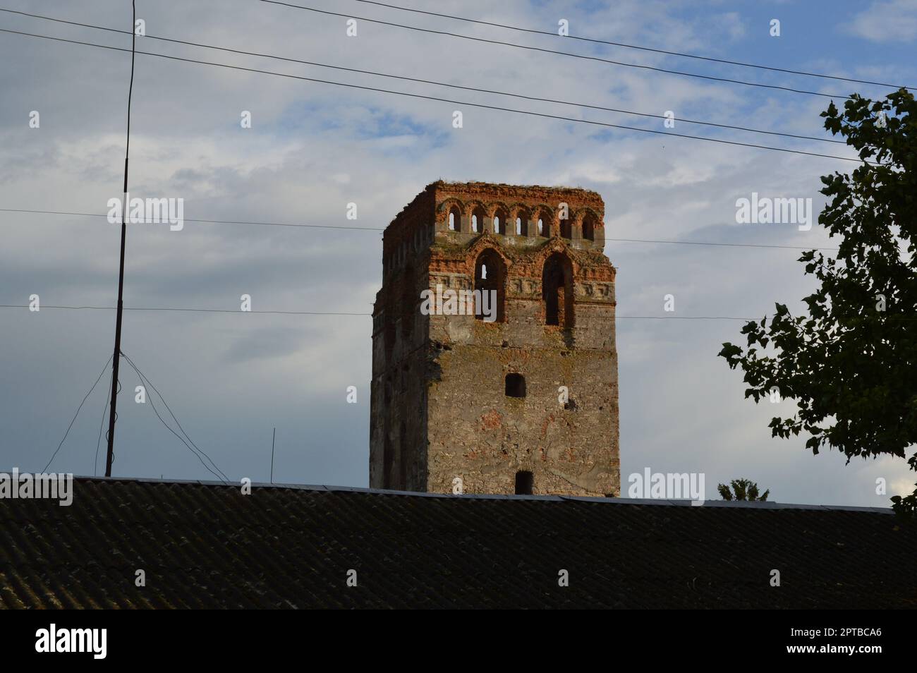 Architecture of an ancient castle Stock Photo - Alamy